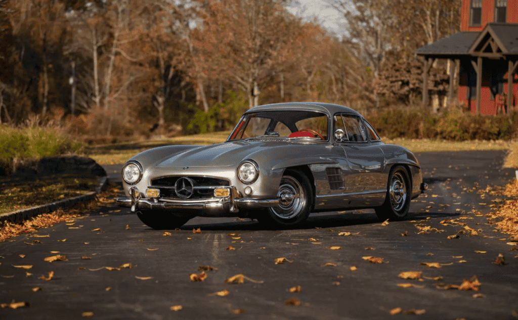 Сенсаційний Mercedes-Benz 300SL Gullwing виставлений на аукціон без ...